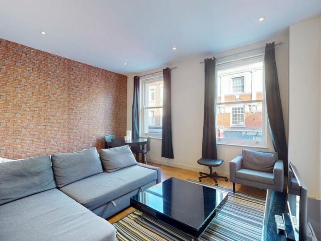 2 bedroom flat to rent on Redcliffe Road, London
