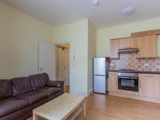 apartment for rent in Richmond Road, Cardiff, CF24 3BX