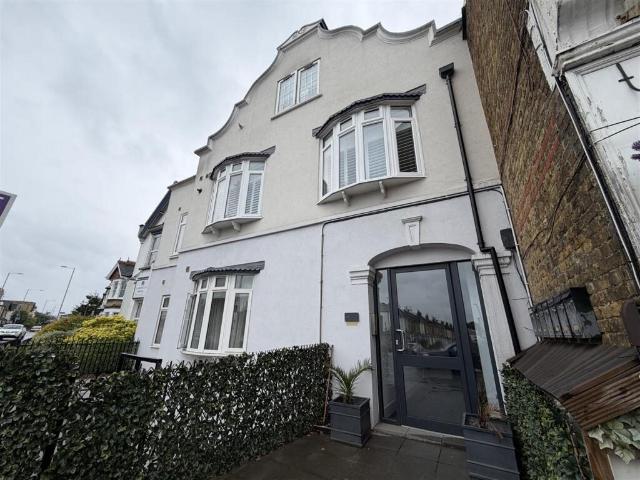 apartment for rent in Richmond Road, KT2 5BX