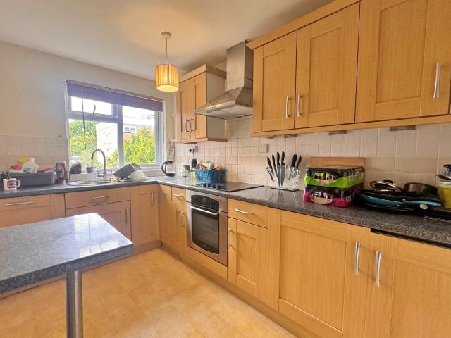 apartment for rent in Rutland Manor Poole BH12 1AB