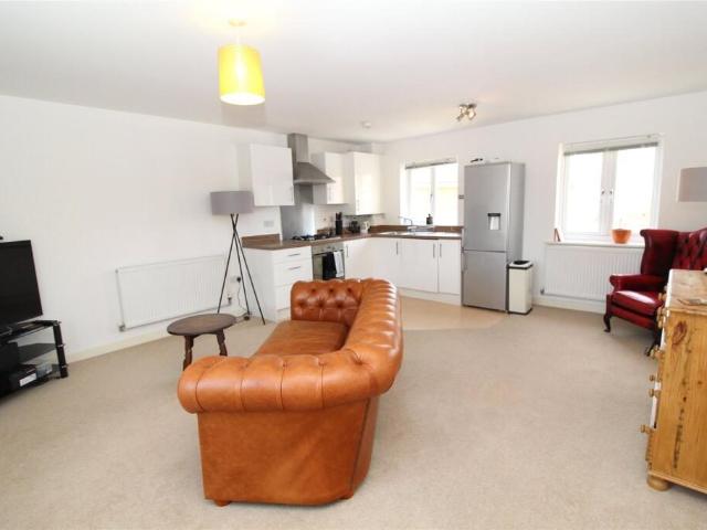apartment for rent in Russ Avenue, SN7 7GA