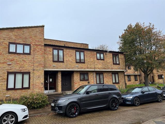 apartment for rent in Woodburn Close, NW4 2NF