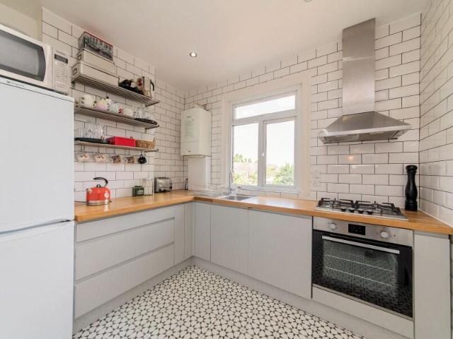 apartment for rent in Woodgrange Avenue, N12 0PT