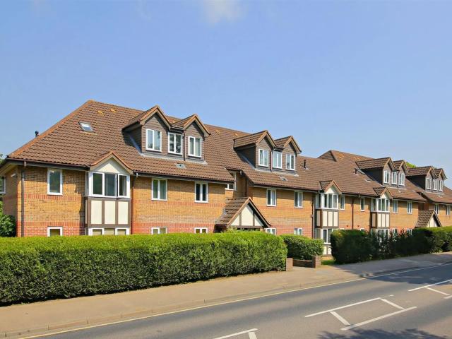 apartment for rent in Watling Street, Radlett, Hertfordshire, WD7