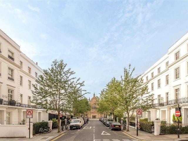 apartment for rent in Walton Place, Knightsbridge, SW3