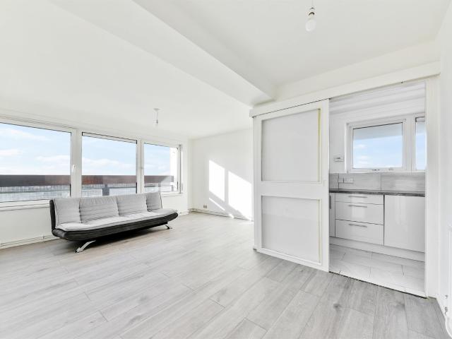 apartment for rent in Wandsworth Road, London, London