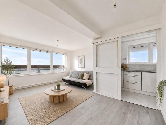 apartment for rent in Wandsworth Road, London, London