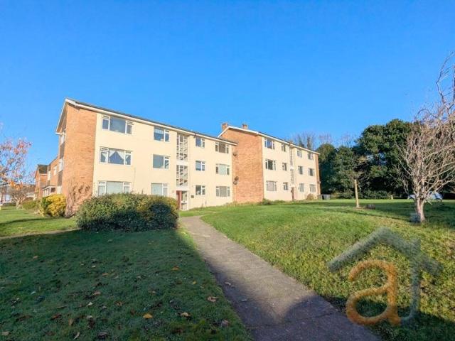 apartment for rent in Warren Court, PR8 2DE