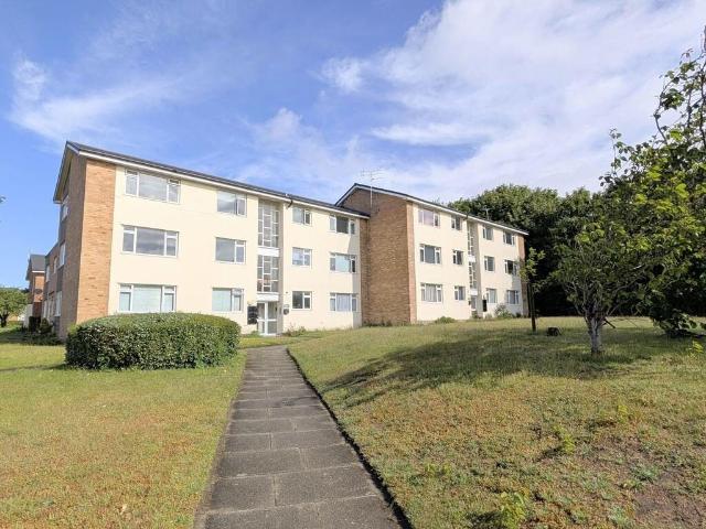 apartment for rent in Warren Court, PR8 2DE