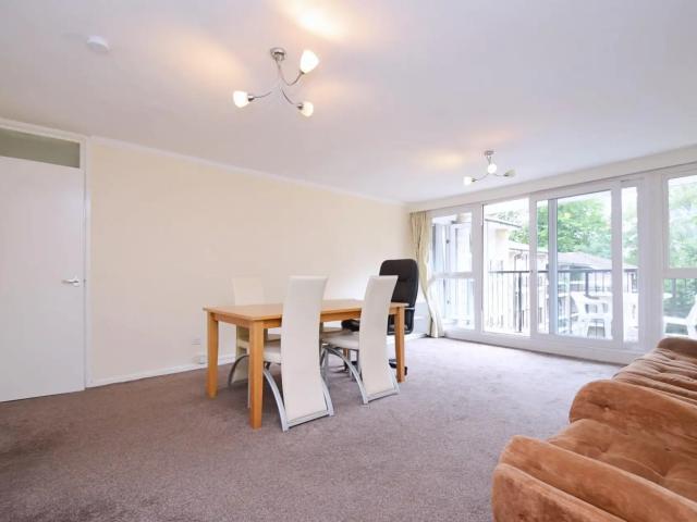 apartment for rent in Warwick Court Winchester SO23 7AN