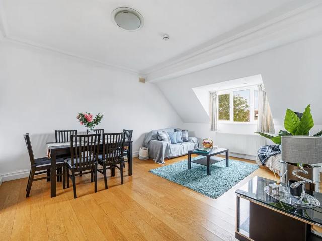 apartment for rent in Warwick Road, London, W5