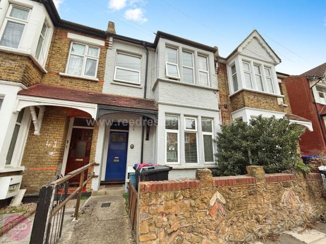 apartment for rent in Wenham Drive, Westcliff On Sea