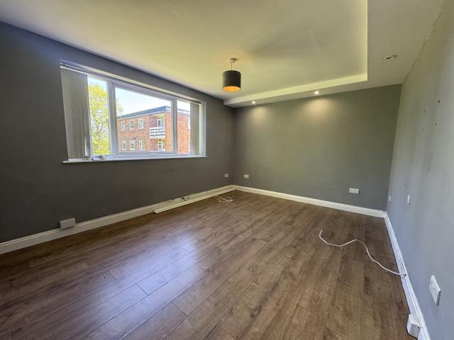 apartment for rent in Wentworth Court, B24