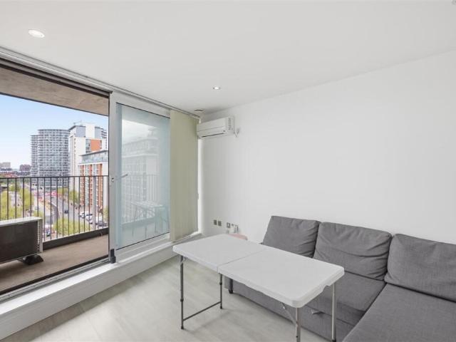 apartment for rent in Western Gateway, E16 1AP
