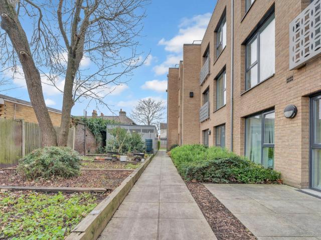 apartment for rent in Western Road, Southall
