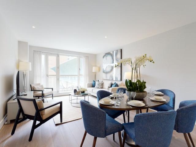 2 bedroom flat to rent on Westferry Circus, London