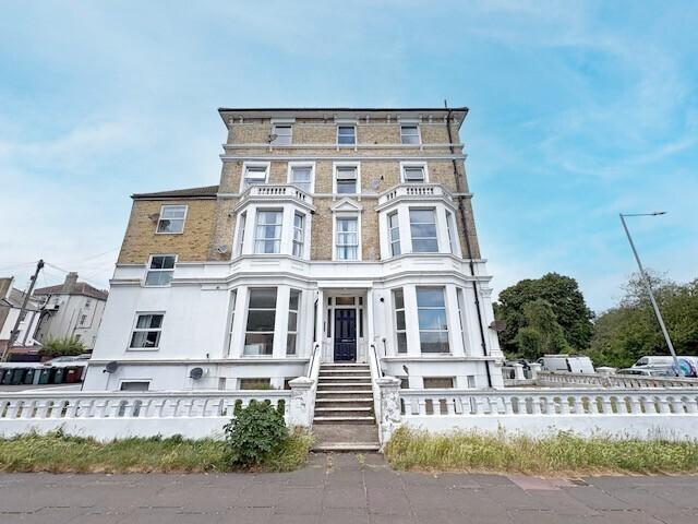apartment for rent in The Avenue, Eastbourne