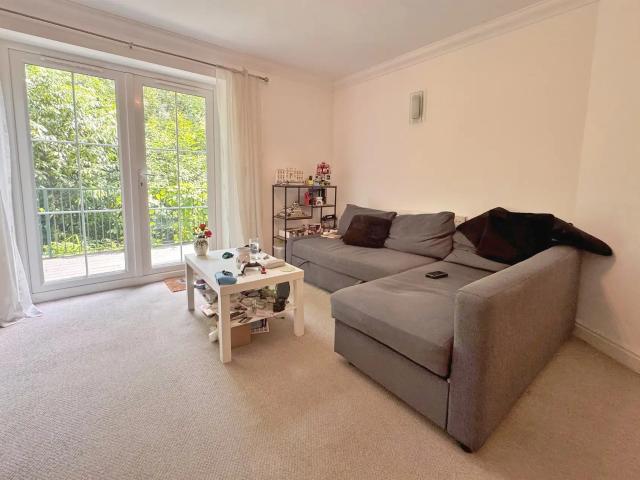 apartment for rent in The Chine Bournemouth BH4 8JA
