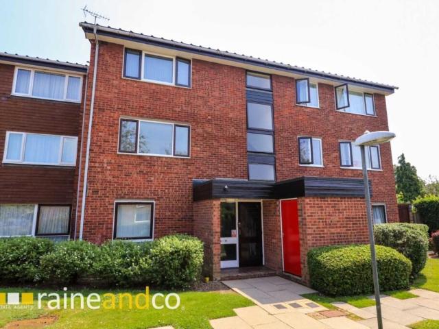 apartment for rent in The Paddock, AL10 0ED