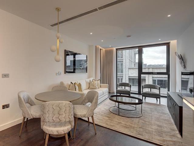Apartment for rent in The Residence, 4 Charles Clowes Walk, Nine Elms, London, SW11