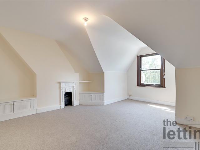 Apartment for rent in The Ridgeway, Enfield, Middlesex, EN2 8NX