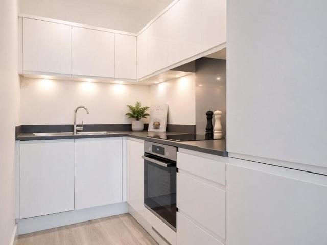 apartment for rent in The Ring, RG12 1AB