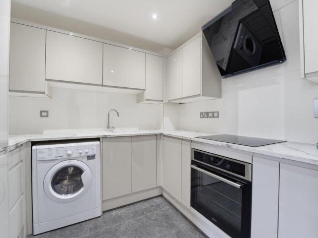 apartment for rent in Thorney Mill Road, UB7 7DL