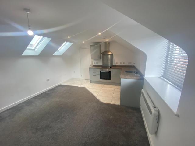 apartment for rent in Two Mile Hill Road, Kingswood