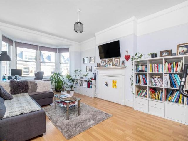 apartment for rent in Upper Richmond Road West, SW14 8QR