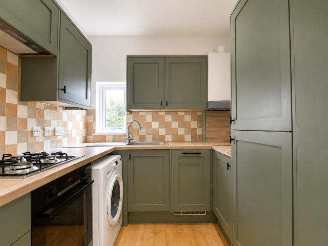 apartment for rent in Upper Richmond Road West, TW10 5DU