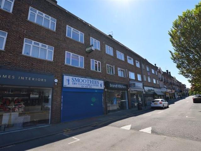 apartment for rent in Uxbridge Road, Hatch End