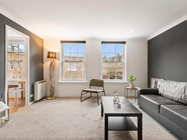 apartment for rent in Vicarage Crescent, SW11 3LD