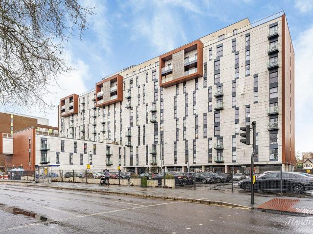 apartment for rent in Victoria Avenue, SS2 6EB