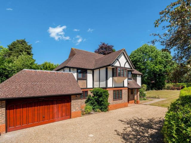apartment for rent in Virginia Water Surrey GU25 4AT Morella Close