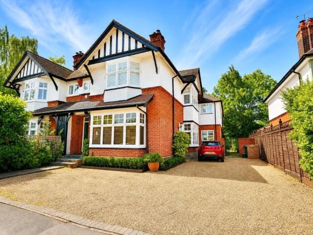 apartment for rent in York Road, GU22 7XR