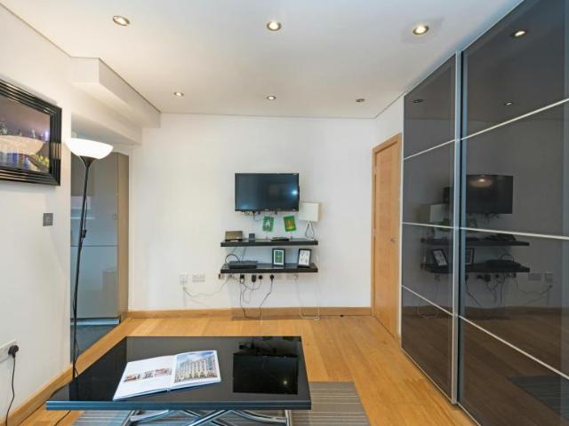 Apartment For Rent London London 5700 ES95049188