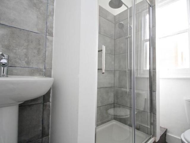 Apartment For Rent London London 800 ES101041820