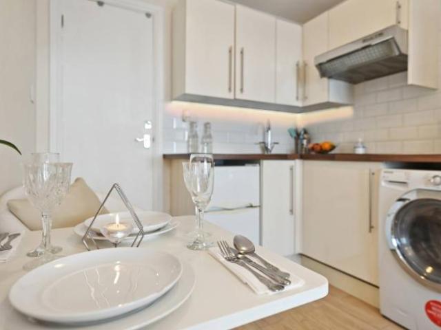 Apartment For Rent London London 1330 ELS101809015