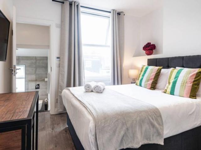 Apartment For Rent London London 1400 ES98922256