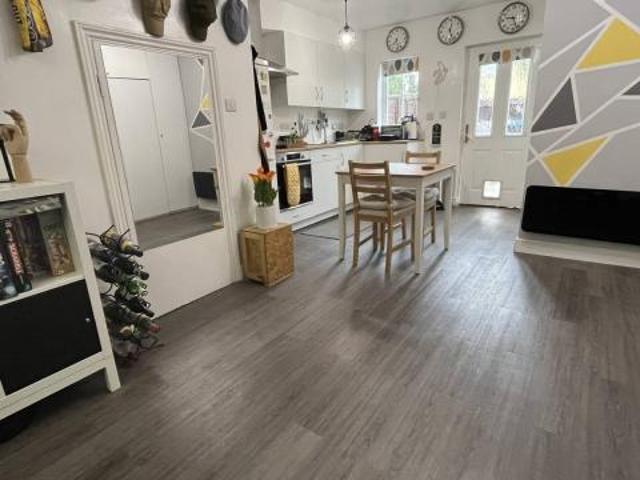 Apartment For Rent London London 1600 ES83686238