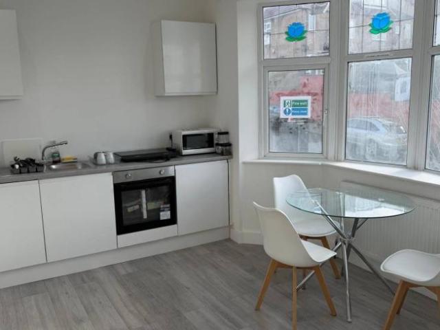 Apartment For Rent London London 1800 ES98960735