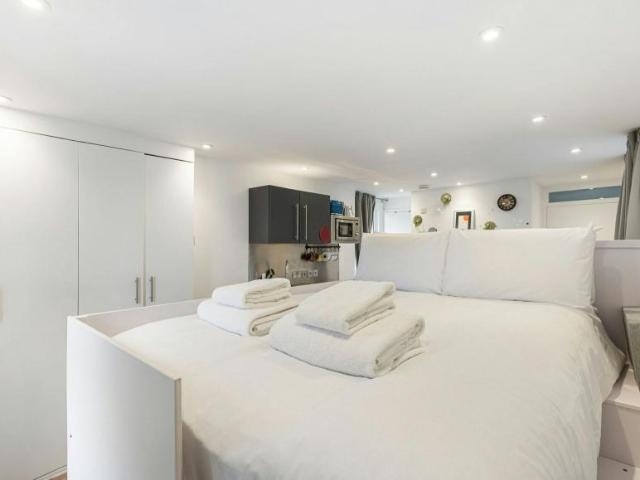 Apartment For Rent London London 2112 ELS102273433