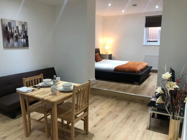 Apartment For Rent London London 2150 ES65863361