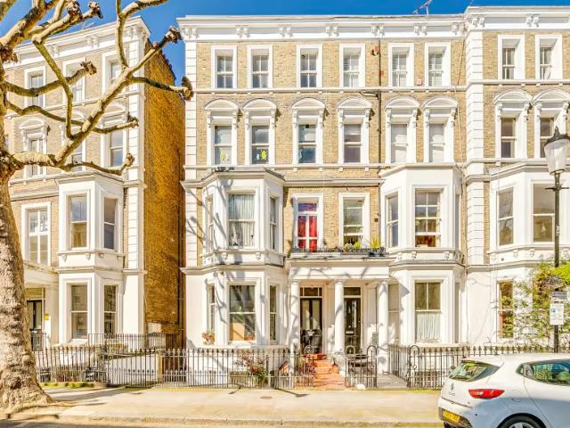 Apartment For Rent London London 2200 ES98602725