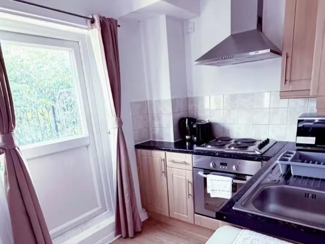 Apartment For Rent London London 2400 ES97512898