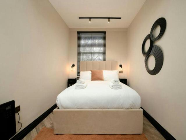 Apartment For Rent London London 2528 ELS101615079