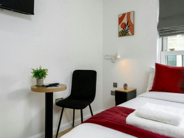 Apartment For Rent London London 2575 ELS102771686