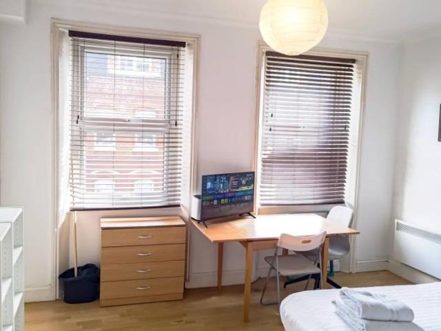 Apartment For Rent London London 2595 ELS102400853