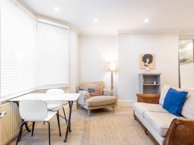 Apartment For Rent London London 2700 ELS102755409