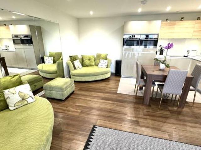 Apartment For Rent London London 2700 ES86892971